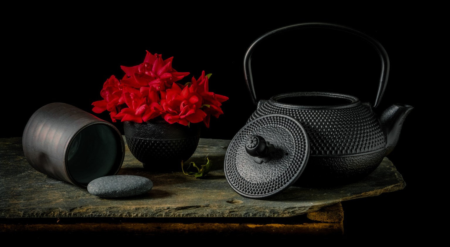 Japanese Teapot with Roses - Ron Mayhew